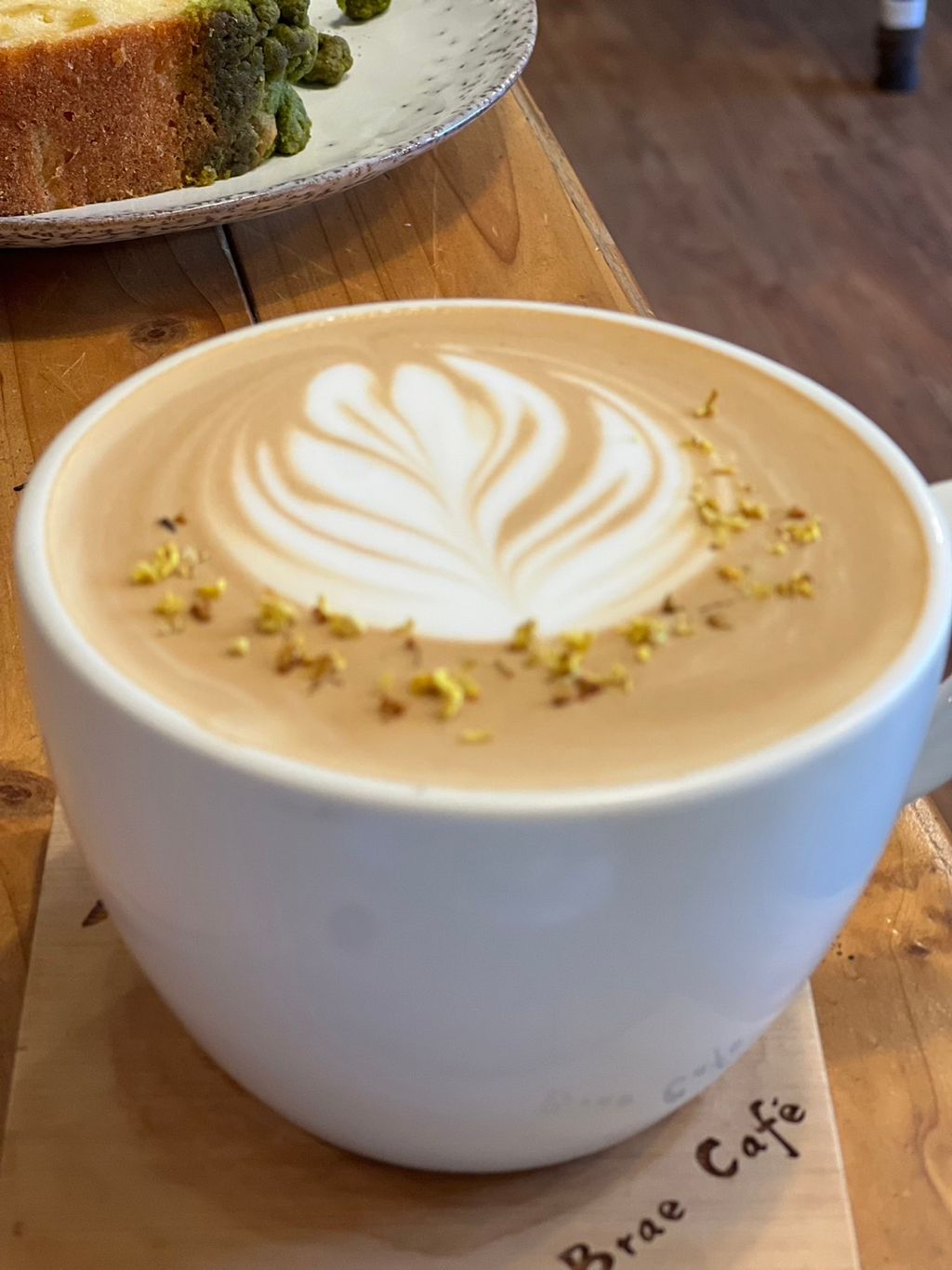 咖喳 Catcha | 山边咖啡 Brae Café | 推薦一家適合工作的咖啡廳，不限時、插座位置多、WIFI 很強