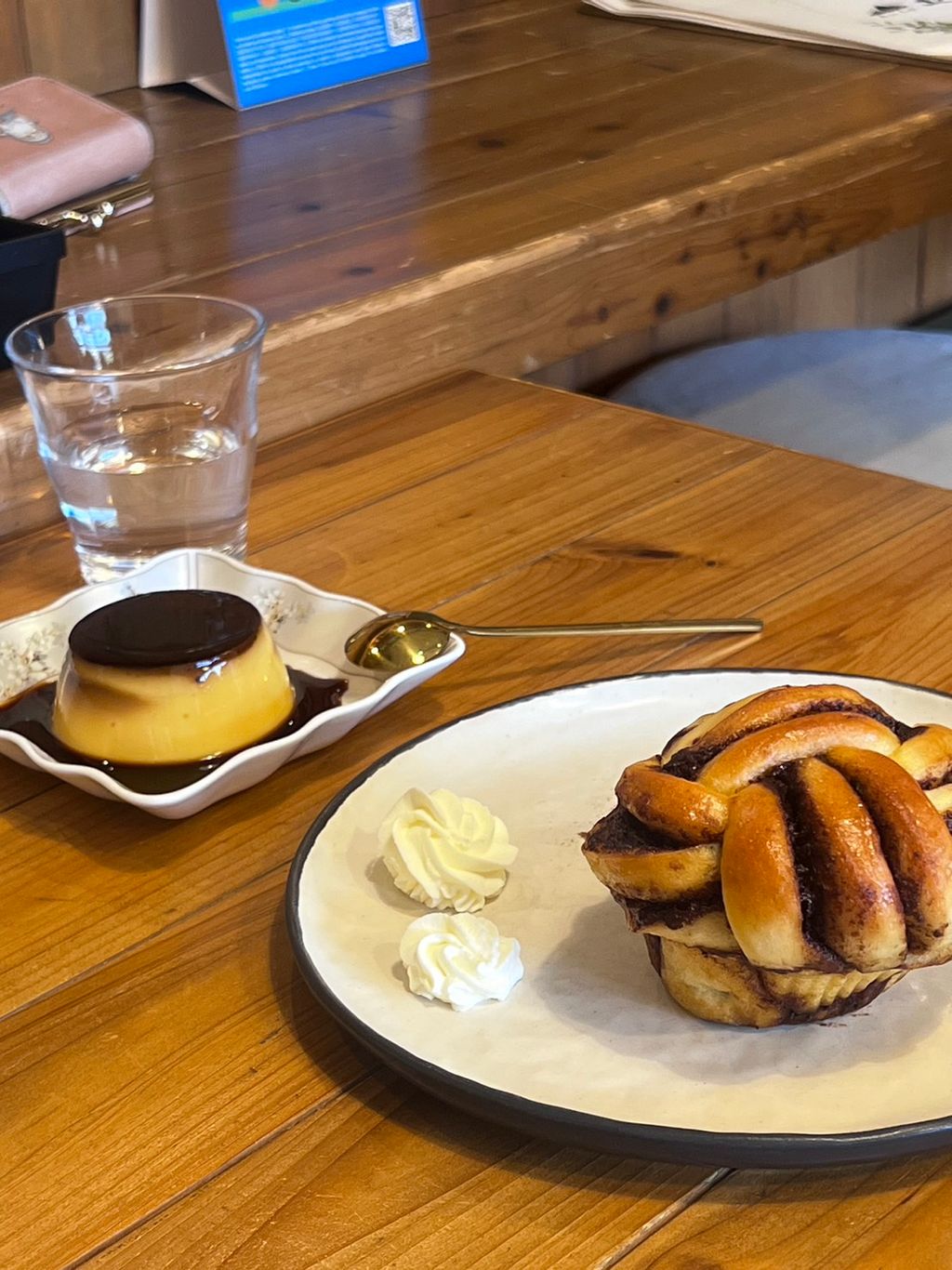 咖喳 Catcha | 山边咖啡 Brae Café | 推薦一家適合工作的咖啡廳，不限時、插座位置多、WIFI 很強